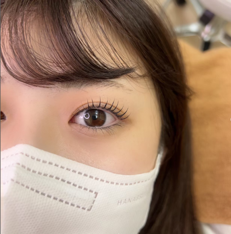 立ち上げ型のまつ毛パーマ | eyelashsalonMoNa
